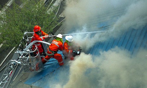 Public express gratitude to firefighters in wake of Sichuan tragedy ...